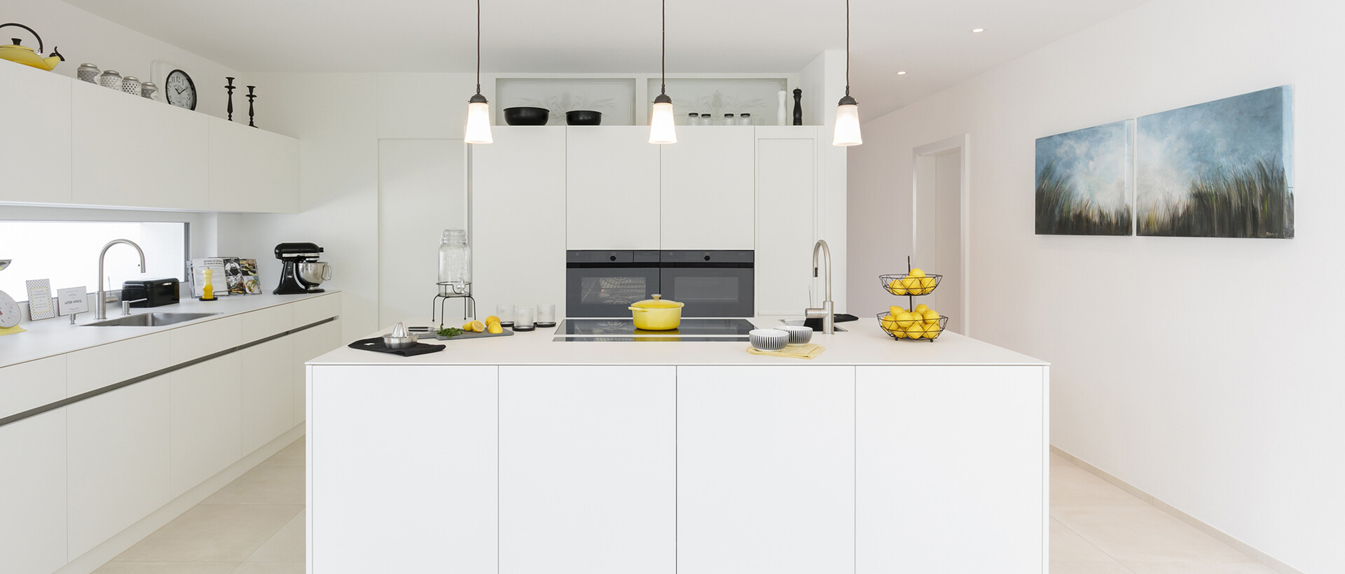 Weisse Küchen haben Stil. Ob modern oder als Landhausküche